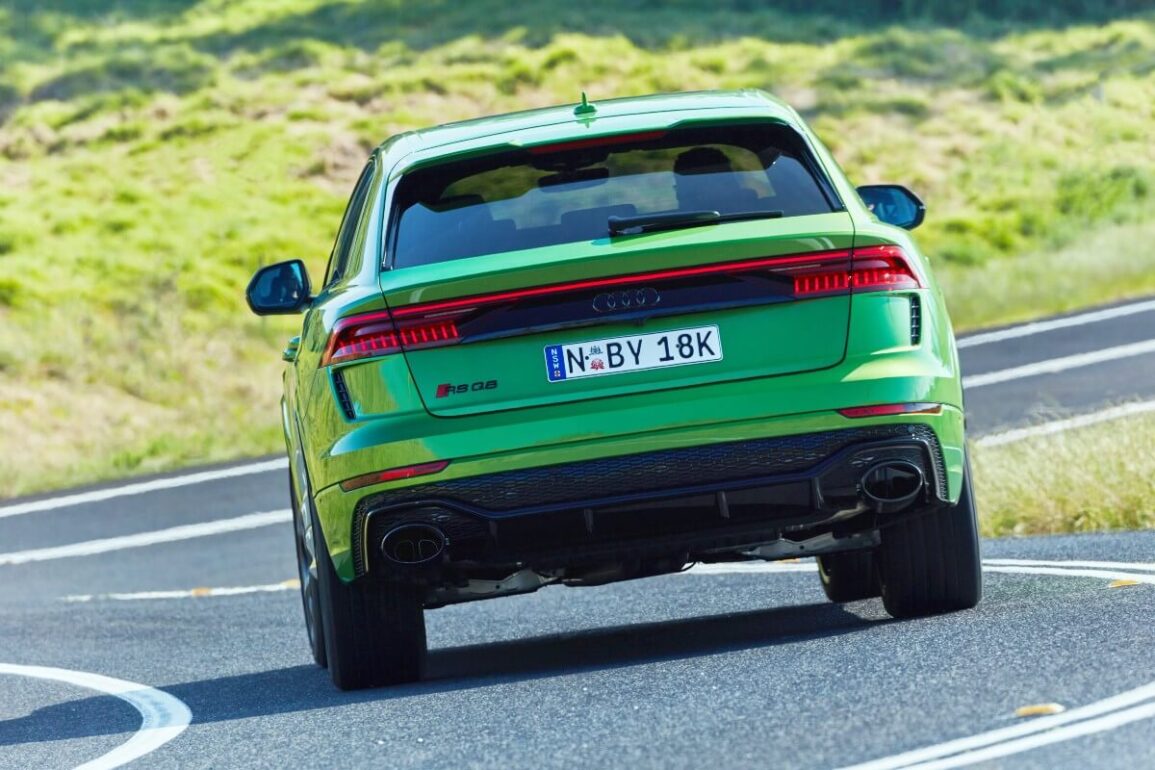 Audi RS Q8: Green and bare it | cars4starters