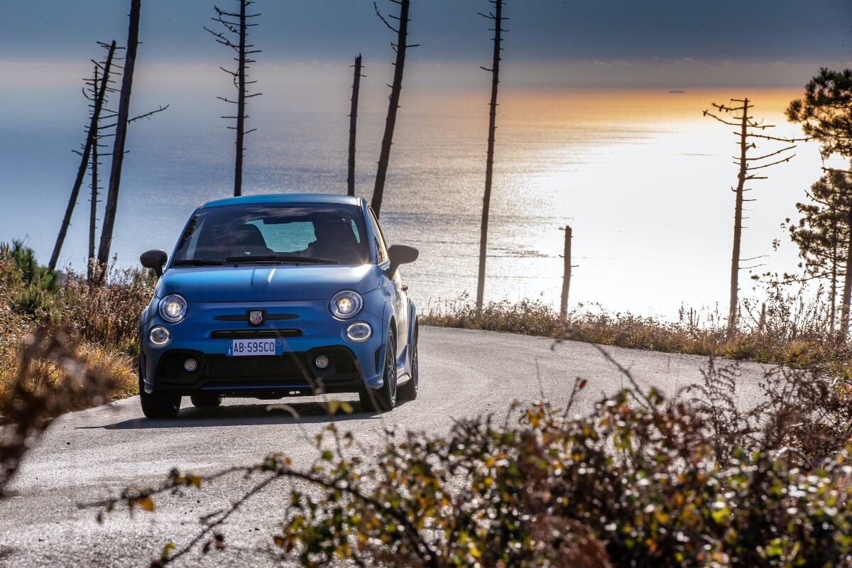 Abarth 595 Competizione: The real deal | cars4starters