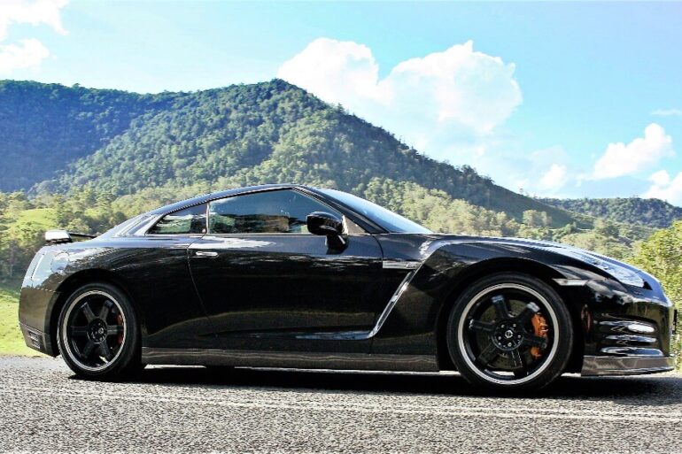 Paint it black — GT-R black | cars4starters