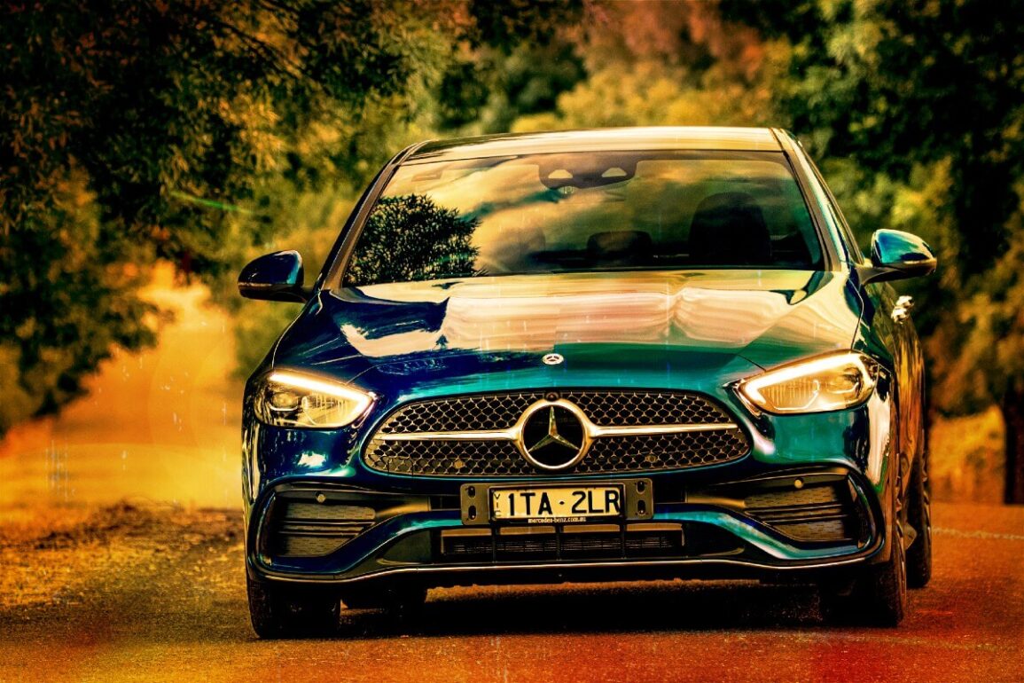 Mercedes-Benz C 300: Worth a look-C | cars4starters