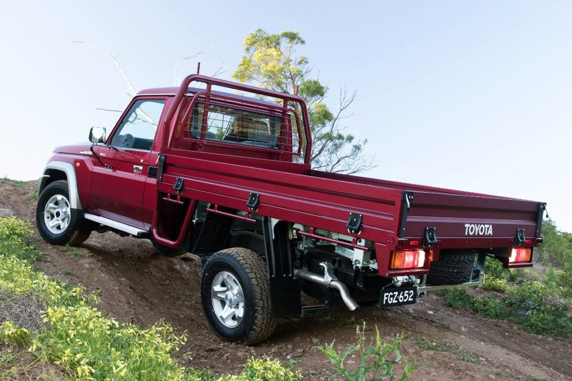 Land Cruiser 70 Series: Nothing to see here | cars4starters