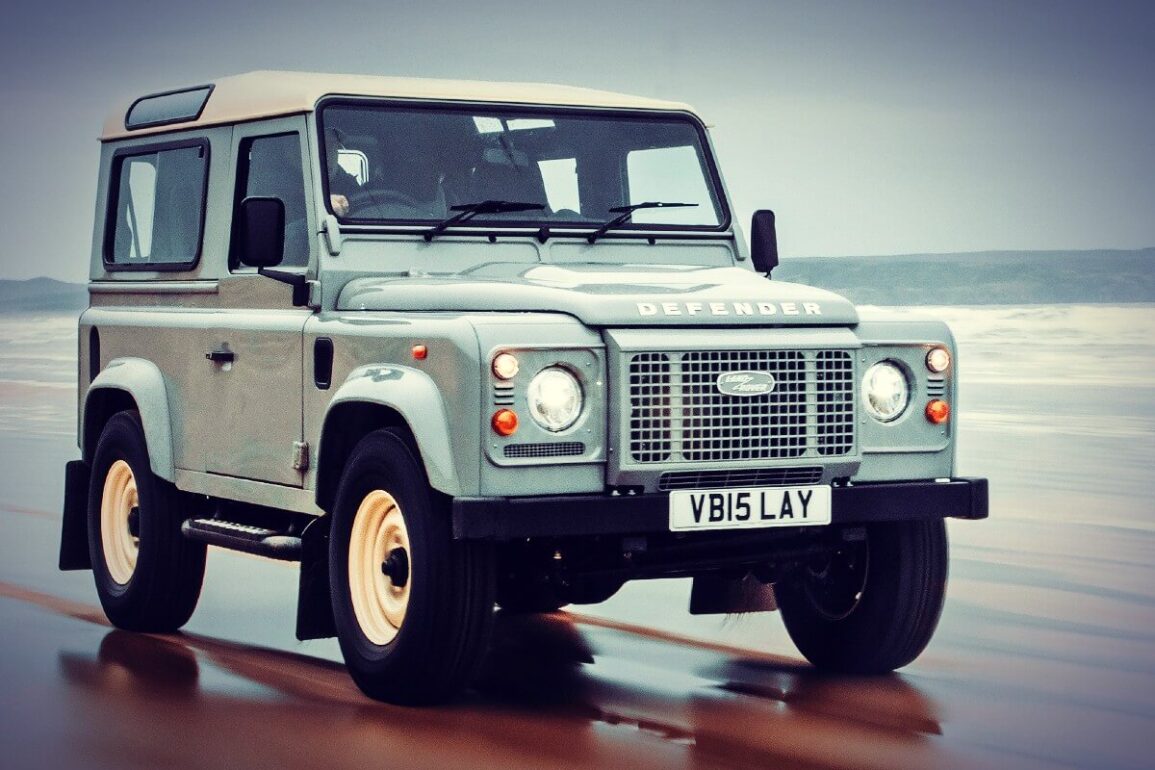 Here’s the wood on the Classic Defender Islay | cars4starters
