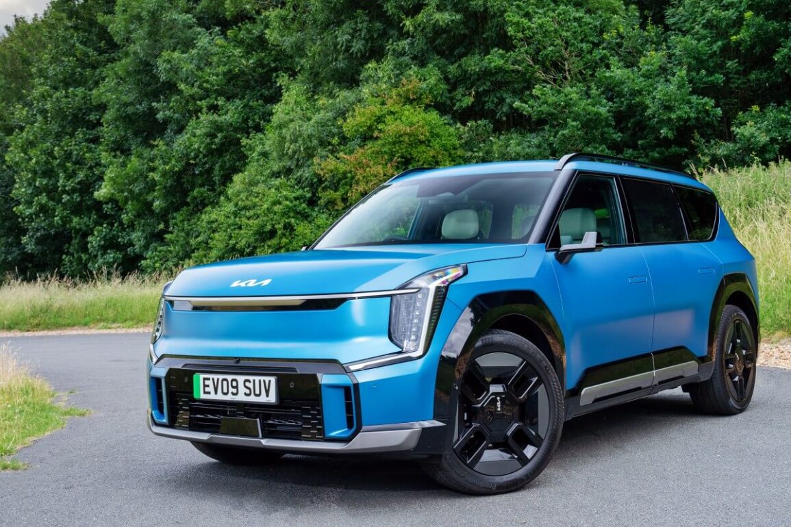 High-voltage advert launches Kia EV | cars4starters