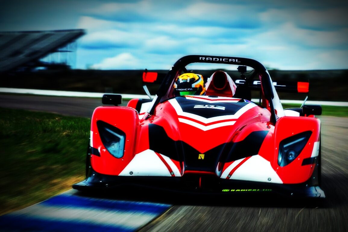 Radical car claims Rockingham record | cars4starters