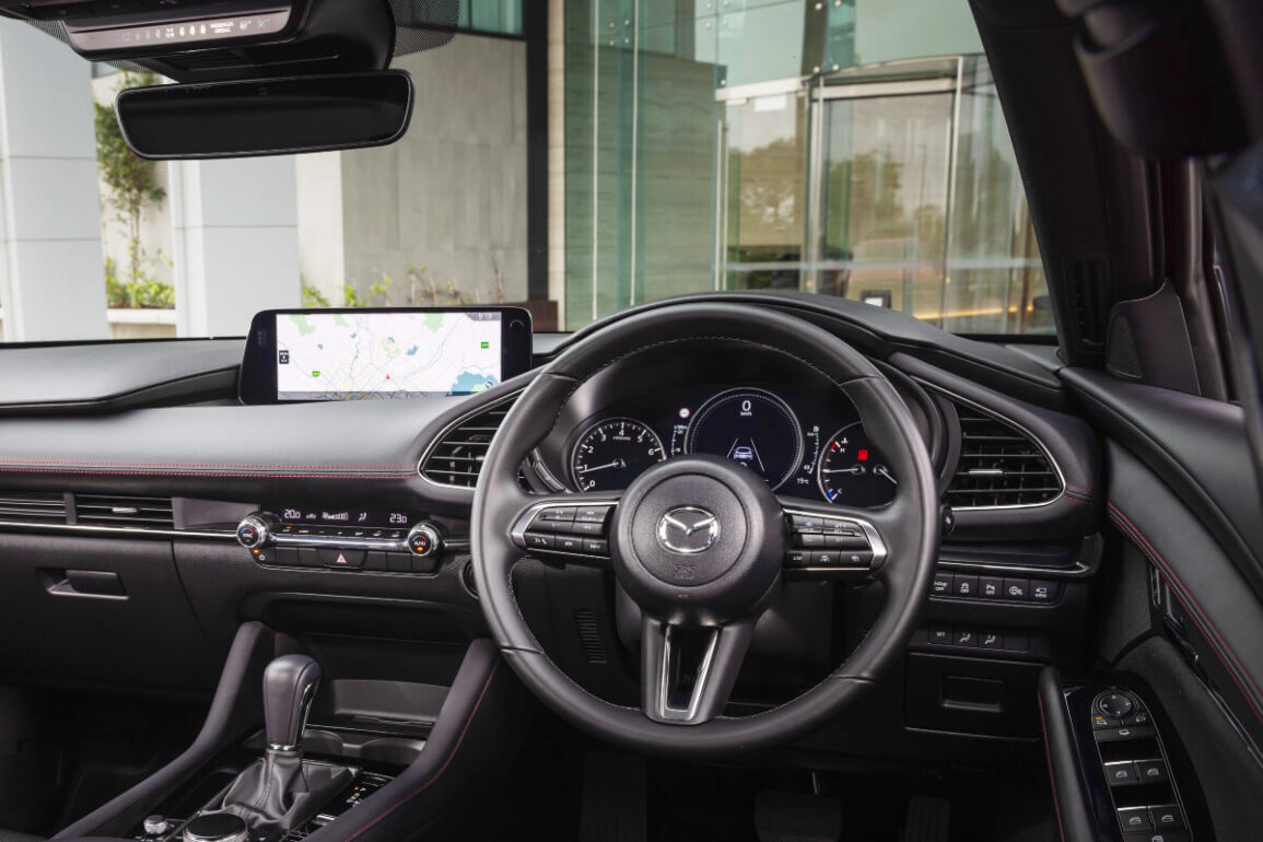 Mazda3 G25 Evolve sedan: Room to cruise | cars4starters