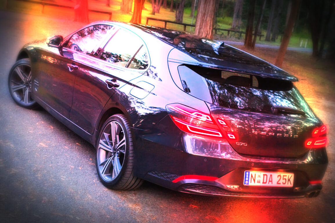Genesis G70 Shooting Brake: Holding on | cars4starters