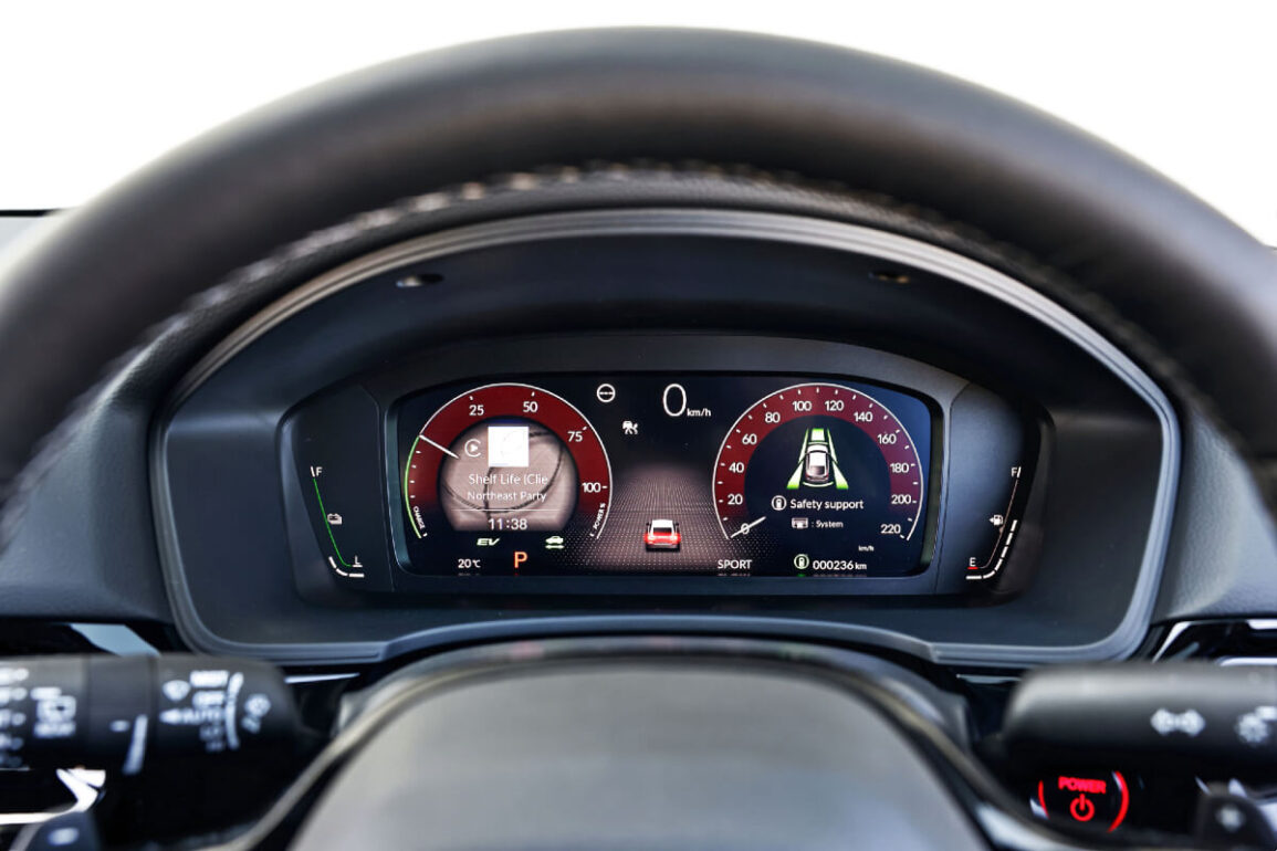 Honda Civic e:HEV: Eyes on the future | cars4starters