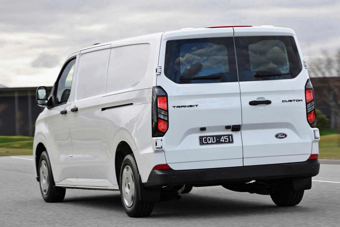 Ford Transit: Weight a minute | cars4starters