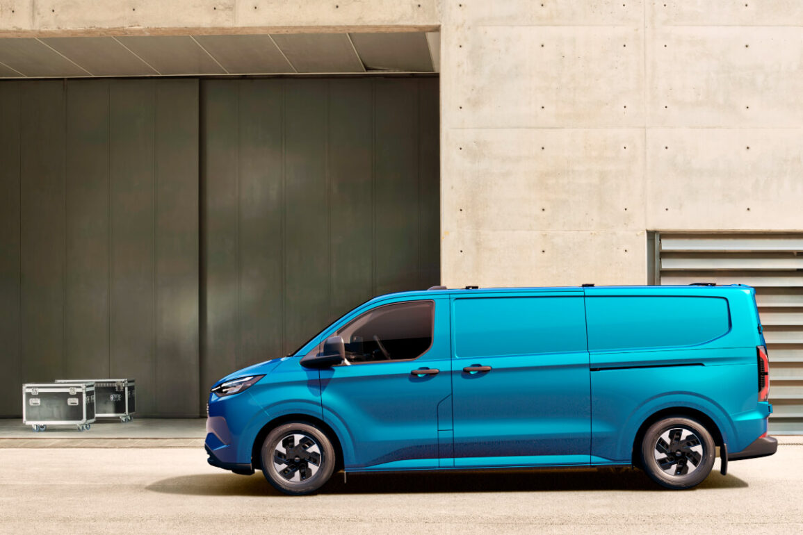 E-Transit Custom delivers plug-in and fully electric options ...